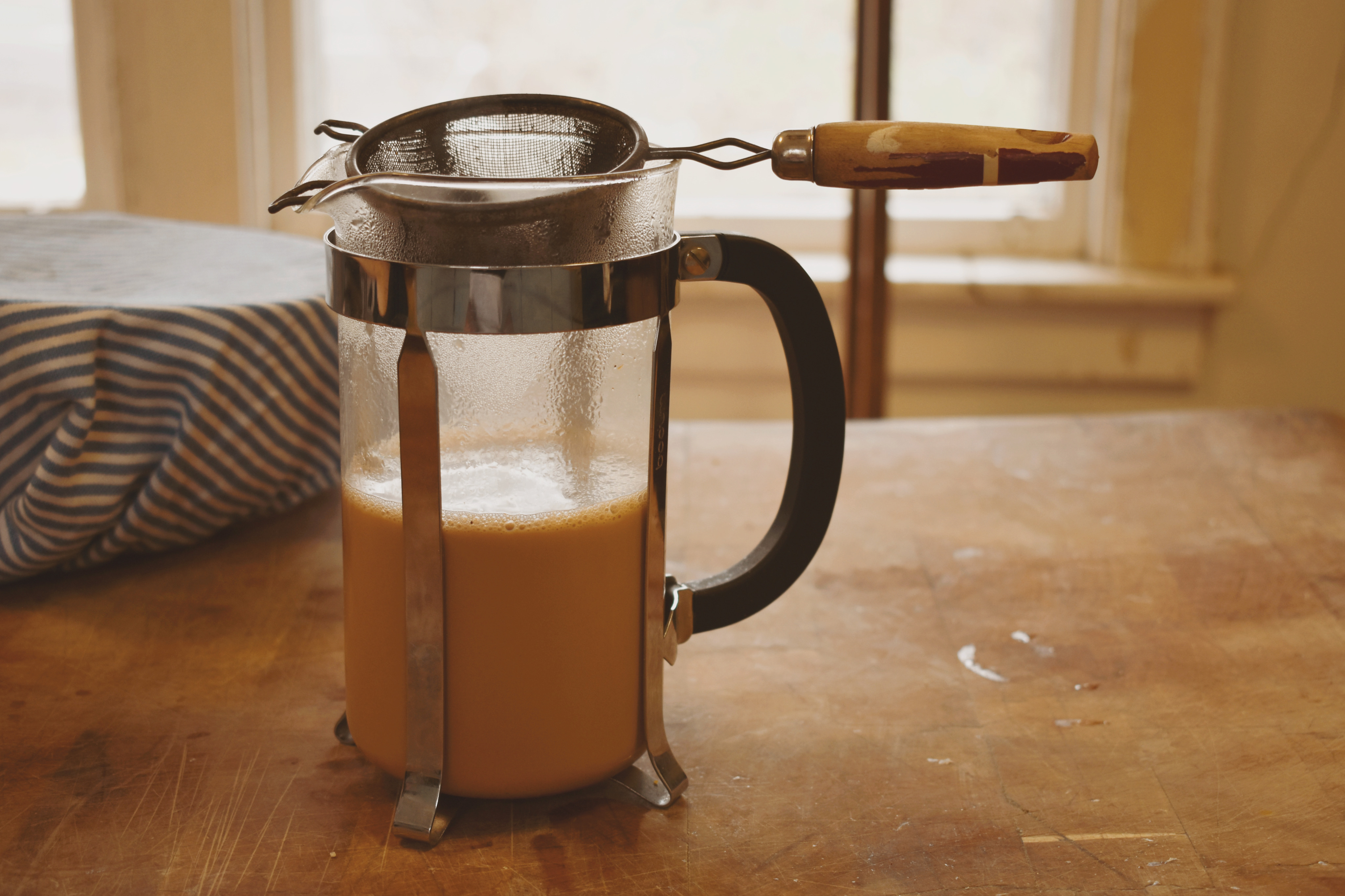 Saffron milk tea (karak chai) – Carina Finn Koeppicus